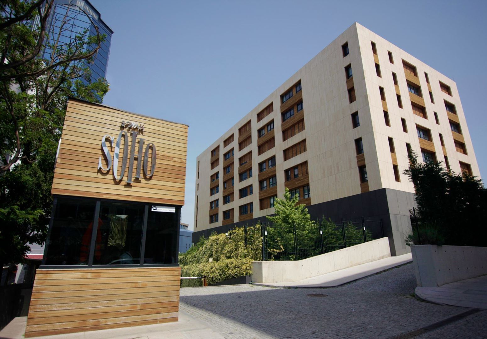 Space Luxury Real Estate